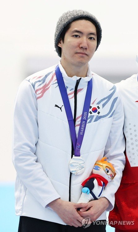 차민규, 하얼빈 AG 빙속 1000m 은메달 : 네이트 스포츠