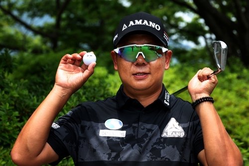 KPGA 김연섭, 생애 첫 홀인원…부산오픈 2R 16번 홀 : 네이트 스포츠