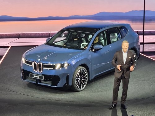 BMW 전통서 탄생한 '진짜' SDV…노이어 클라쎄 기반 '뉴 iX3' : 네이트 뉴스
