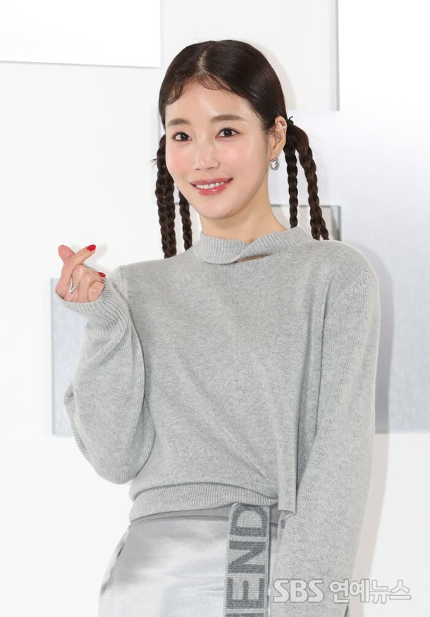 [e포토] 기은세 말괄량이 소녀의 하트 아이돌24시 네이트 연예