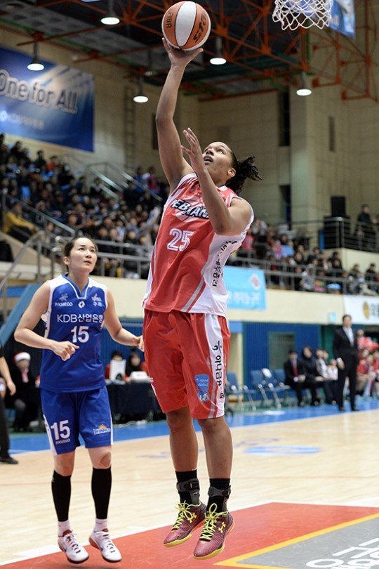 하나외환, KDB생명 꺾고 단독 5위 점프 : 네이트 스포츠