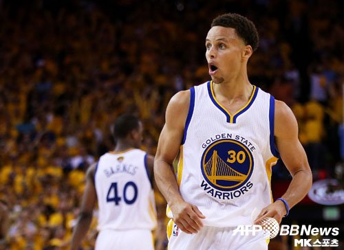 GSW, 파이널 5차전 승…우승까지 1승 남았다 : 네이트 스포츠