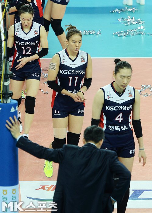 KGC인삼공사 '오늘 패배가 너무 아쉬워' [MK포토] : 네이트 스포츠