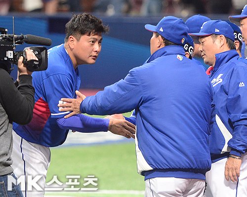 김태균-김인식 감독 '마지막 WBC를 마치며' [MK포토] : 네이트 스포츠