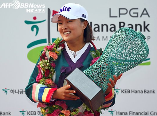[LPGA] 고진영, 휴젤-JTBC LA오픈 3R 공동선두 '2승 정조준' : 네이트 스포츠