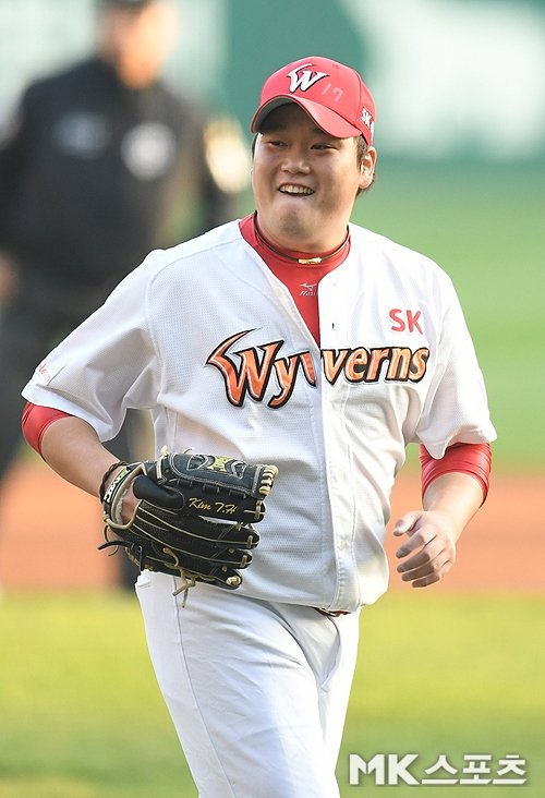 승리 지킴이 김태훈 "KS MVP 잘 부탁드린다" [KS5] : 네이트 스포츠
