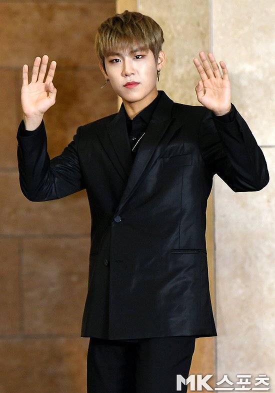 워너원 박우진, 2018 aaa 레드카펫 밟아요 [MK포토] : 네이트 연예