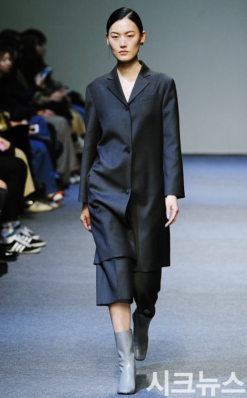 [시크포토-패션위크]LOW ClASSIC(이명신) 2015 FW 컬렉션 1 : 네이트 연예