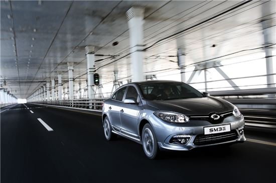 [전기차 빅뱅]르노삼성, 주행거리 늘린 SM3 Z.E. 신형 공개 : 네이트 뉴스