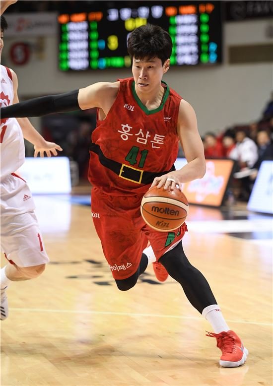 KGC, '4전 4패' 천적 KCC와의 대결…오세근 경기 출전 불투명 : 네이트 스포츠