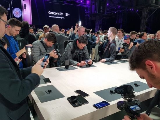 갤S9, AR이모지·카메라엔 호기심…구매까진 의구심 : 네이트 뉴스