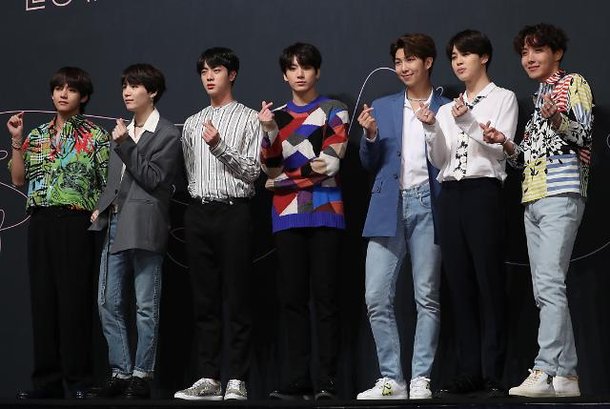 Boy band BTS becomes first K-pop group to top Billboard 200 Chart : 네이트 뉴스