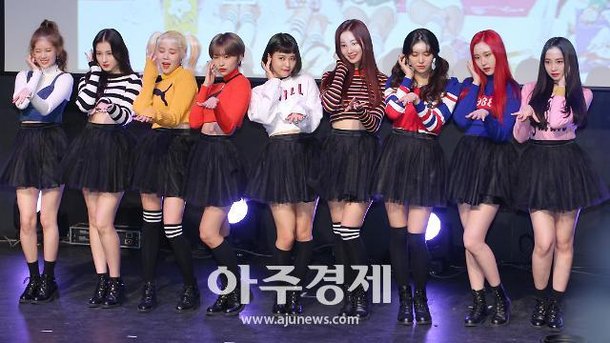 [AJU★이슈] 걸그룹 컴백, 'AOA·프로미스나인·모모랜드'···"2018년 여름을 접수하라" : 네이트 뉴스