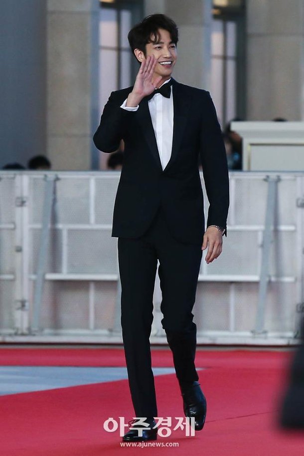 [포토] 2018 AAA b컷 모아보기, 대만배우 류이호(劉以豪) : 네이트 뉴스