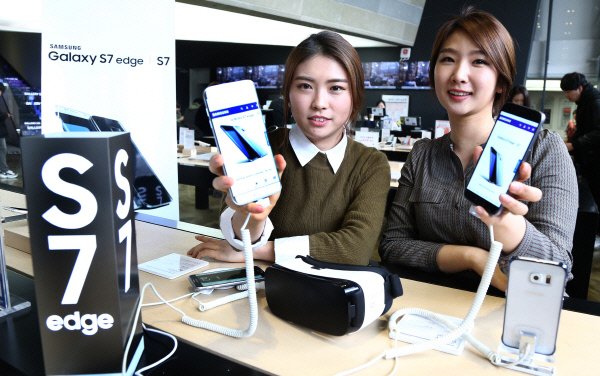 프리미엄폰 '갤S7' 'G5'…'인도' 정조준 : 네이트 뉴스