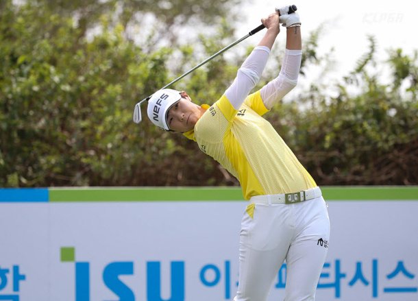 '대세' 박성현, 이수그룹 제38회 KLPGA 챔피언십 첫날 4언더파 공동 13위 무난한 출발 : 네이트 스포츠