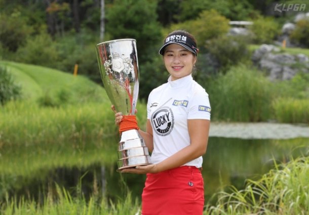쇄국정책? 고육지책? 생존 위해 칼 빼든 KLPGA : 네이트 뉴스