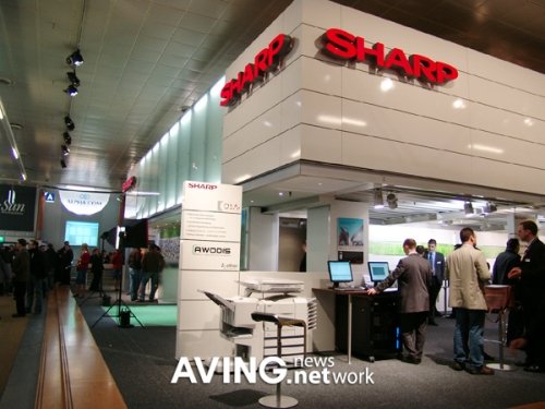 [CeBIT2006]Sharp, 오는 4월 3G 모바일폰 2모델 출시예정 : 네이트 뉴스