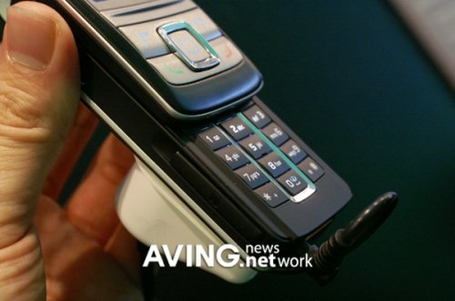 [CeBIT2006]화상통화, 스트리밍 AV 서비스 가능한 노키아 '6280' : 네이트 뉴스