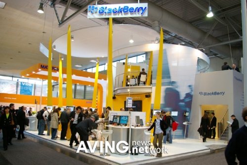 [CeBIT2006]인텔 프로세서를 채용한 '블랙베리 8700g' CeBIT2006서 선보여 : 네이트 뉴스