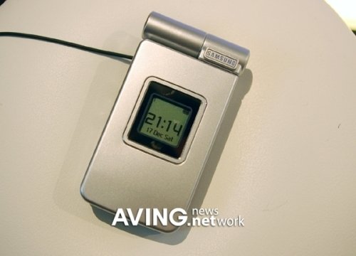 [CeBIT2006]삼성전자, 쿼티키보드와 푸시이메일을 지원하는 비지니스폰 'SGH-D300' : 네이트 뉴스