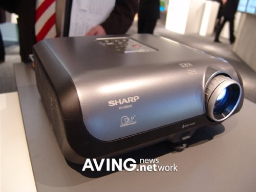 [CeBIT2006]중형 세미나실에 적합한 프로젝터 - CeBIT 2006 Sharp 프로젝터 소개(1) : 네이트 뉴스