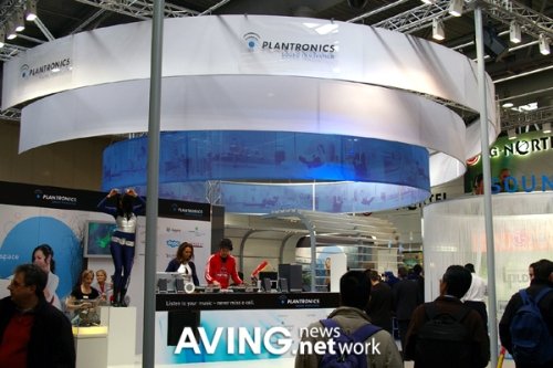 [CeBIT2006]'CeBIT2006 에이빙걸', 저 아무도 모르게 흔들었어요~ : 네이트 뉴스