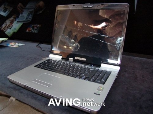 [CeBIT2006] Take a look at Austrian notebook 1-Gericom 'Hollywood XXL SLI' : 네이트 뉴스