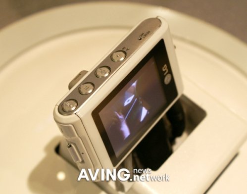 [CeBIT2006]LG전자, 동영상 재생 가능한 멀티미디어 MP3플레이어 ‘FM30’ : 네이트 뉴스