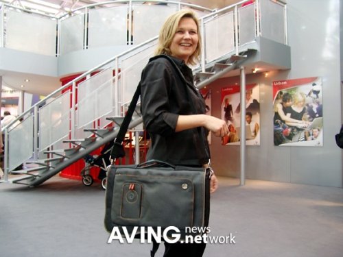 [CeBIT2006]타거스가 세빗2006에서 선보인 노트북 가방 : 네이트 뉴스