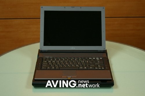 가볍다! 얇다! 후지쯔 '라이프북 Q2010' : 네이트 뉴스