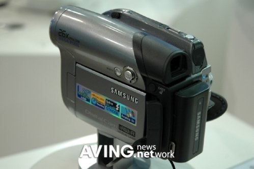[KES 2006]Samsung to reveal 26X optical zoom digital camcorder : 네이트 뉴스