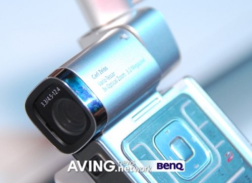 노키아 CES 2007 휴대폰 소개(2) - 뛰어난 멀티미디어 기능과 연결성을 자랑하는 'N93' : 네이트 뉴스