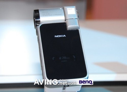 노키아 CES 2007 휴대폰 소개(2) - 뛰어난 멀티미디어 기능과 연결성을 자랑하는 'N93' : 네이트 뉴스