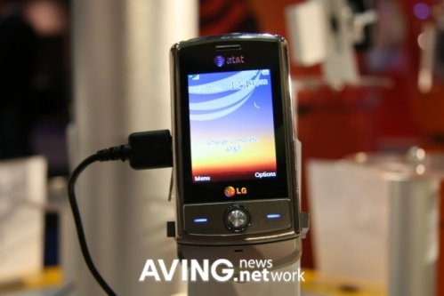 [CTIA 와이어리스 2008][Emerging Technology Awards] LG전자, 내비게이션휠 장착 3G '샤인폰' : 네이트 뉴스