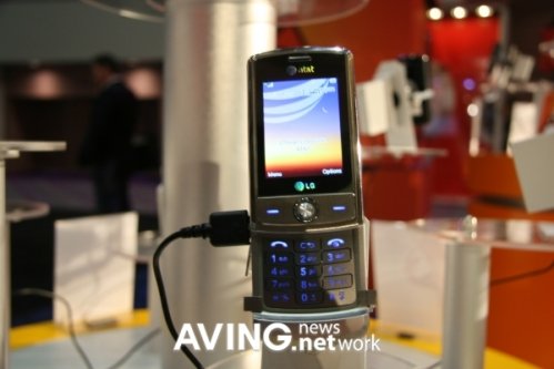 [CTIA 와이어리스 2008][Emerging Technology Awards] LG전자, 내비게이션휠 장착 3G '샤인폰' : 네이트 뉴스
