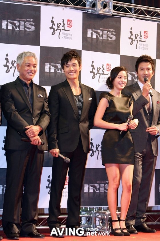 World Star Lee Byung-hun Appears at "Iris" Showcase : 네이트 뉴스