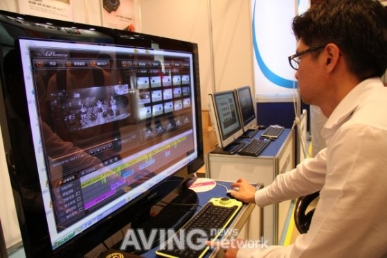 [World IT Show 2010]코드엑트, 영상편집용 맞춤형 키보드 선보여 : 네이트 뉴스