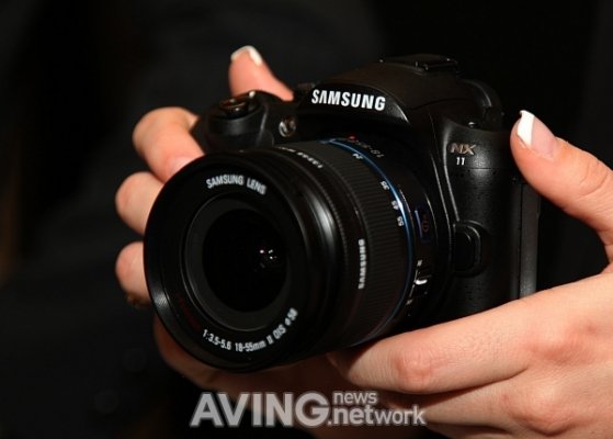 [CES 2011][CES Unveiled] Samsung Launches the NX11 : 네이트 뉴스