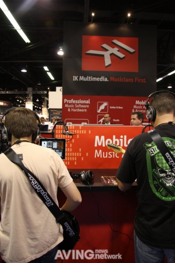 [NAMM SHOW 2011]2011 NAMM Show, IK Multimedia at Anaheim Convention Center : 네이트 뉴스