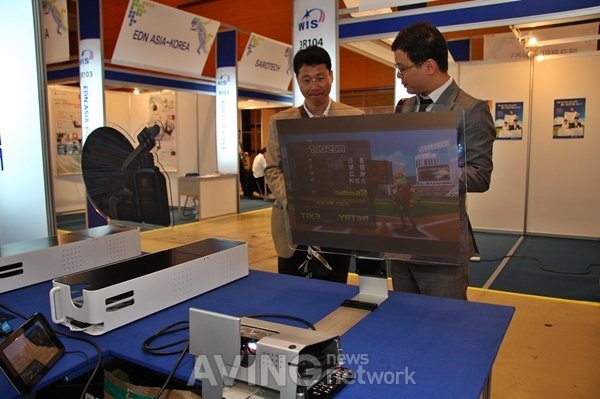 [World IT Show 2011][WIS 2011] Adjust Display Freely! 3M Glass Media to Show 'POP Screen' : 네이트 뉴스