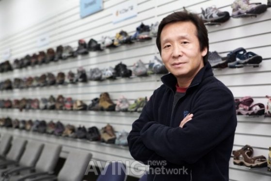 [미리보는 BISS 2011] 트렉스타, 2만명 데이터 연구해 만든 '퀵 레이싱 시스템 신발' : 네이트 뉴스