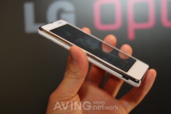 [MWC 2012 현장] LG전자, 2세대 LTE시장 선도제품 '옵티머스 LTE Tag' 공개 : 네이트 뉴스