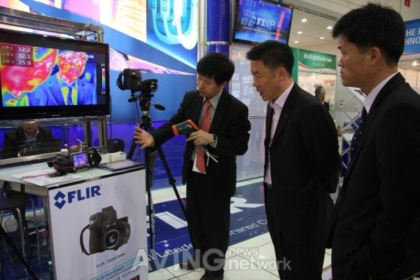 [IGEEC 2012 on-site] 'FLIR T seriese' a thermal burn infrared rays ...