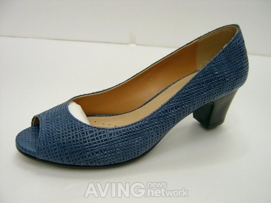 [Preview PIS 2012] DAE SEUNG, "The most important function of shoes is ...