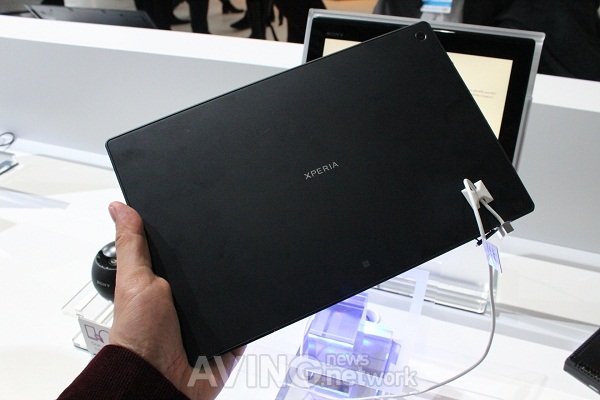 [MWC 2013 VIDEO] Sony, The thinnest, lightest tablet PC in the world ...