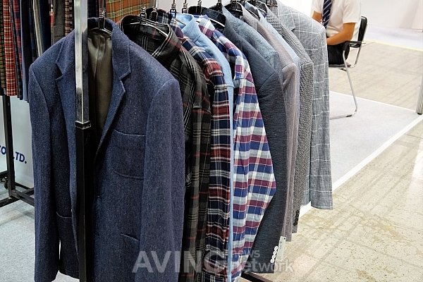 [PIS 2013] SIMA exhibits its double cloth with abundant volume and ...