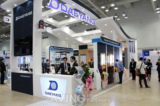 [KORMARINE 2013] DAEYANG ELECTRIC Displays Various LED Lightings for ...