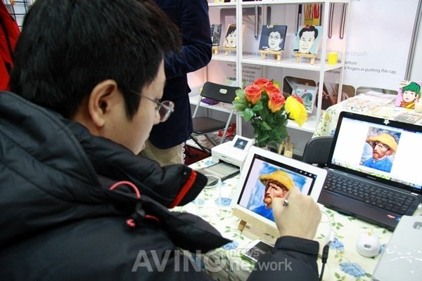 The 3rd IT Accessory·Smart Device Show 'KITAS 2013' has kicked off ...