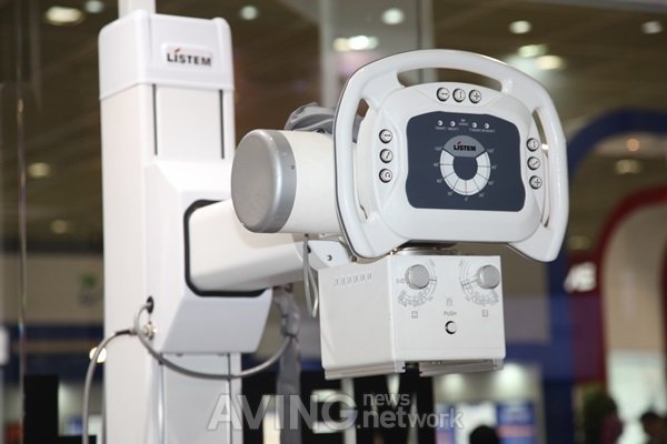 [30th KIMES 2014] LISTEM Introduces Automatic Disital X-ray System : 네이트 뉴스